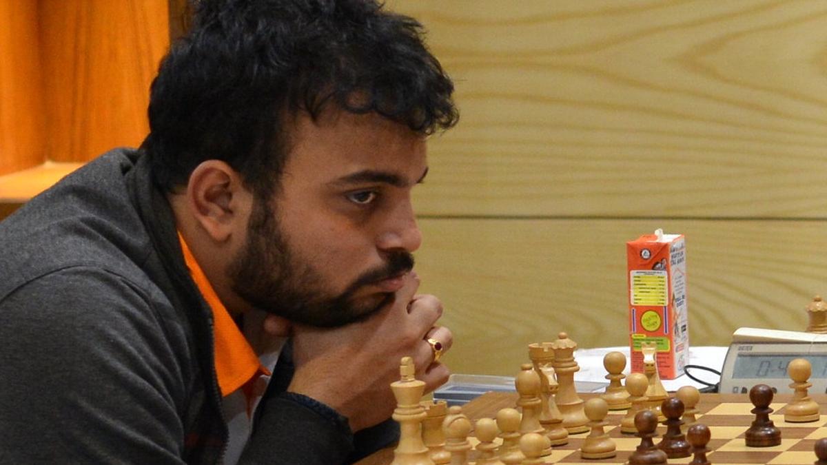 National Chess C'ship: Aravindh, Karthikeyan share lead - Sportstar